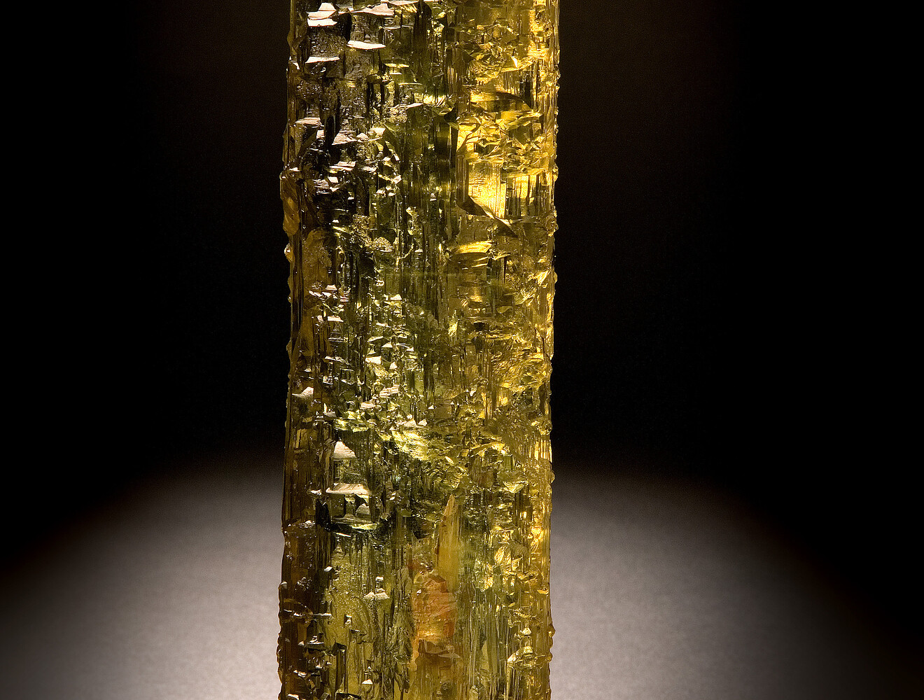 Heliodor: Mineral information, data and localities.