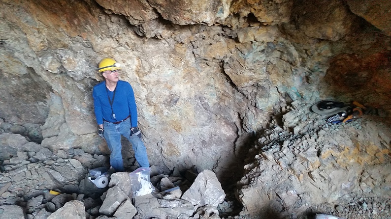 Blue Bell Mine, Zzyzx, Soda Mountains, Silver Lake Mining District, San ...