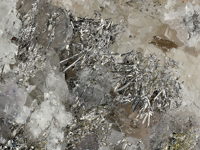 Pavonite: Mineral information, data and localities.