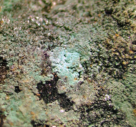 Spertiniite: Mineral information, data and localities.