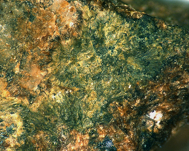 Cavoite: Mineral information, data and localities.