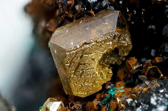 Powellite, Brochantite