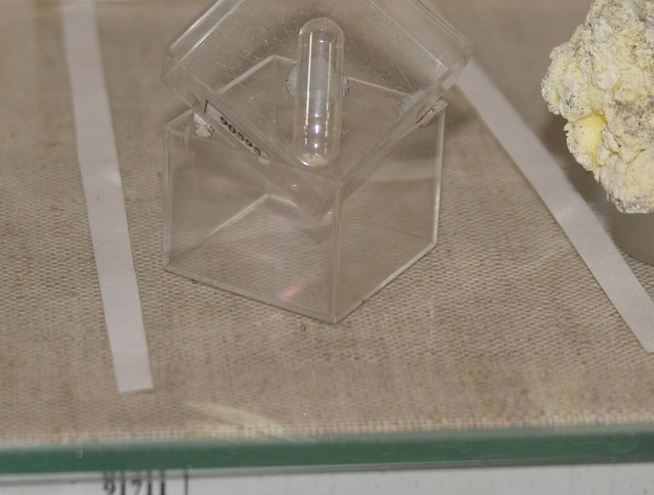 Malladrite: Mineral information, data and localities.