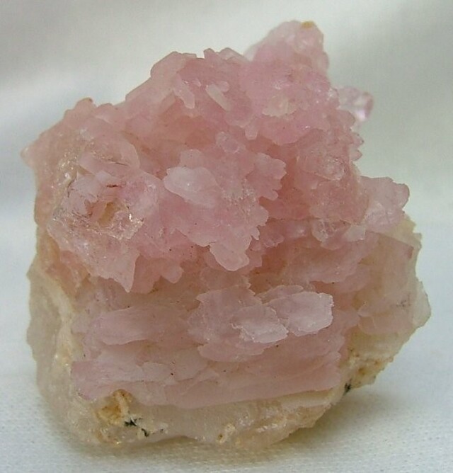 Quartz (Var: Rose Quartz)