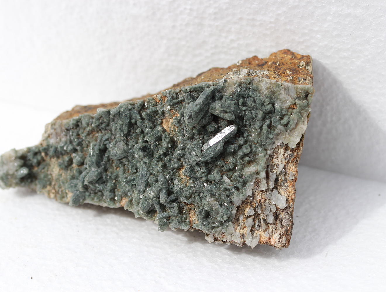 Chlorite: Mineral information, data and localities.