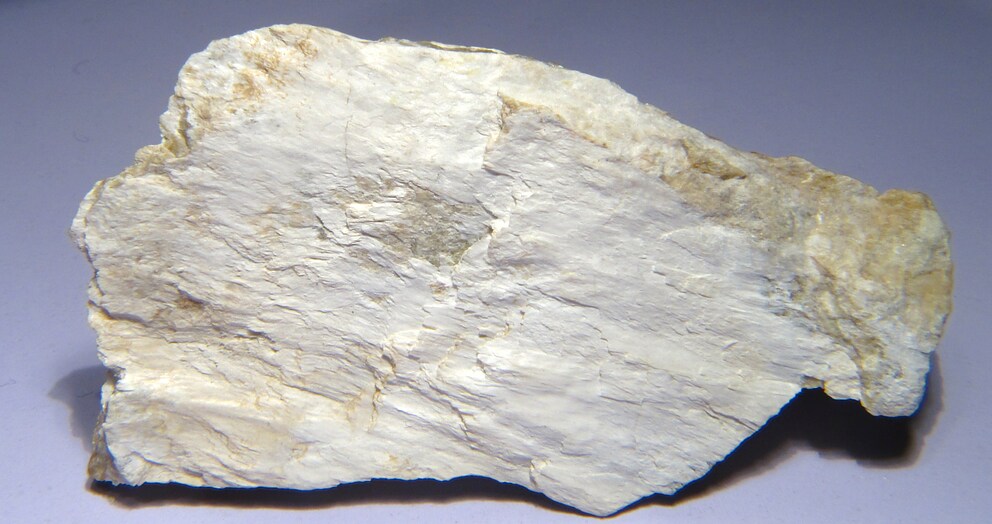 Foshagite: Mineral information, data and localities.