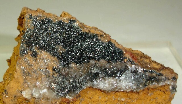 Plattnerite, Calcite
