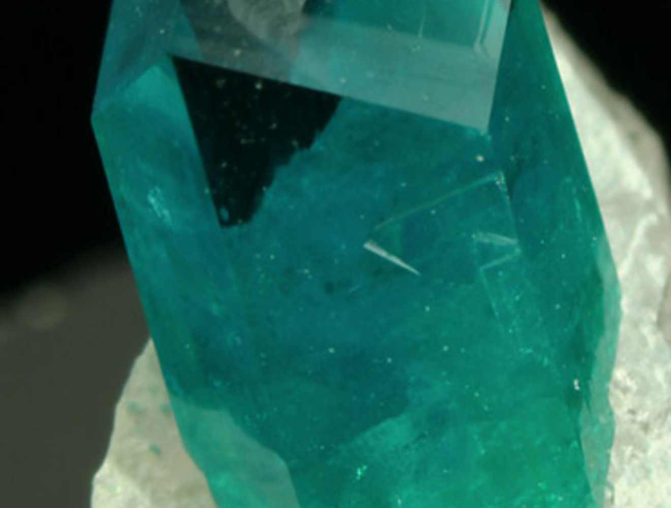 Dioptase: Mineral information, data and localities.