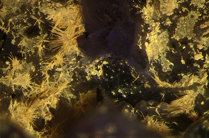 Raite: Mineral information, data and localities.