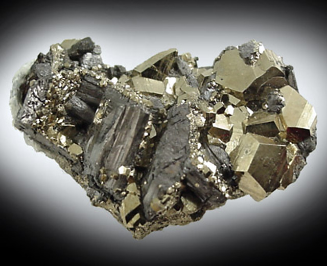 Enargite, Pyrite