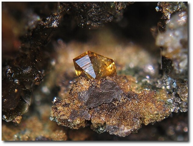 Childrenite: Mineral information, data and localities.