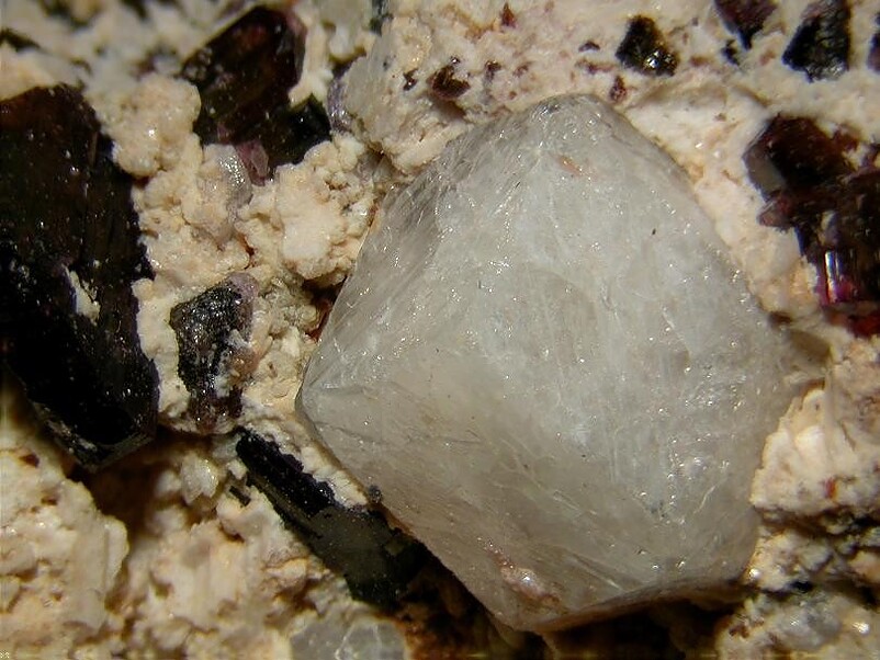 Londonite: Mineral information, data and localities.