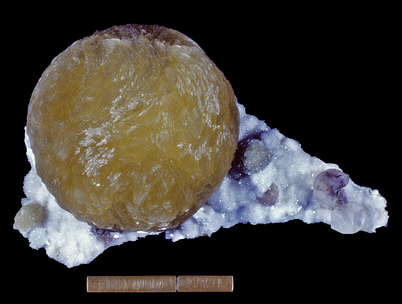 Gyrolite: Mineral information, data and localities.