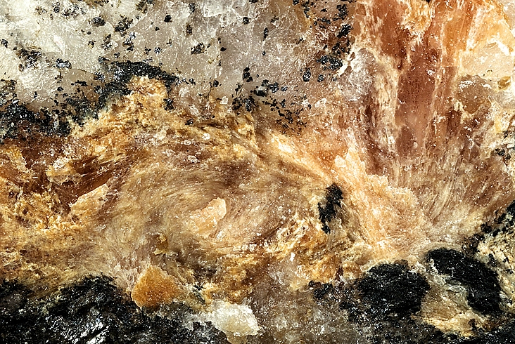 Akatoreite: Mineral information, data and localities.