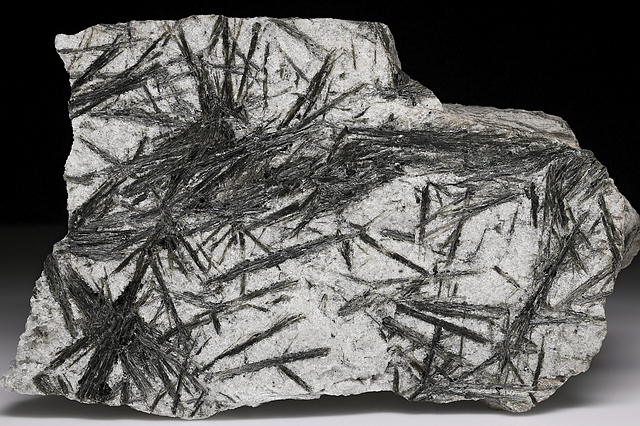 Anthophyllite, Quartz