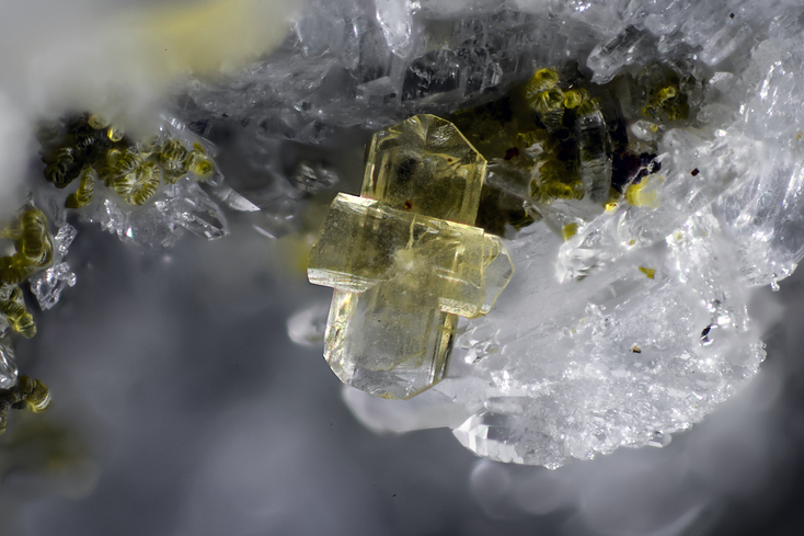 Hellandite: Mineral information, data and localities.