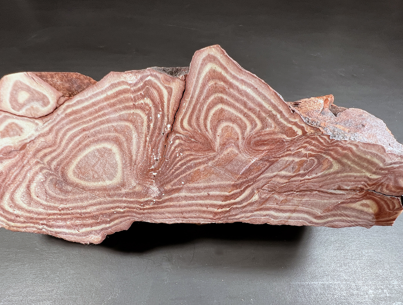 Wonderstone: Mineral information, data and localities.