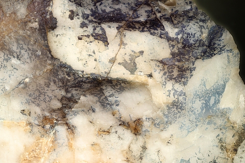 Spertiniite: Mineral information, data and localities.