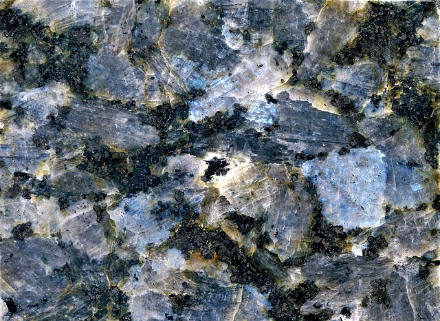 Anorthite (Var: Labradorite)