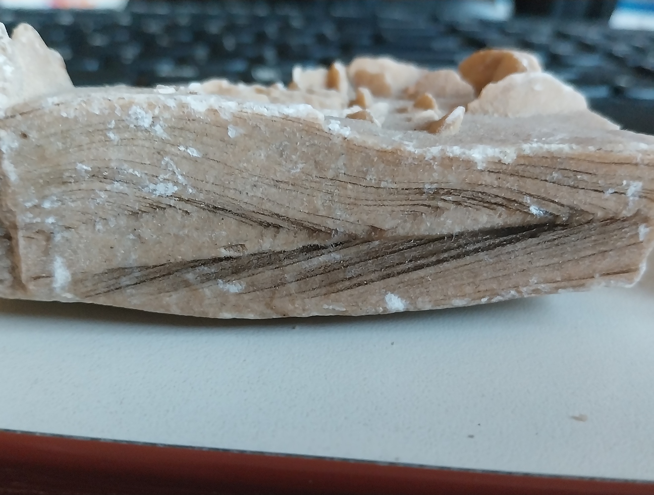 General : What is up with these bands? Found some desert rose gypsum thing