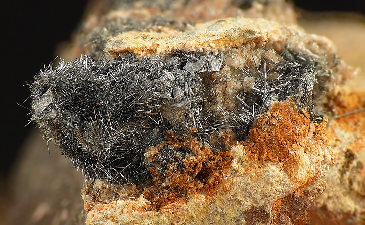 Bismuthinite: Mineral information, data and localities.