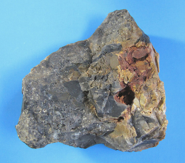 Chert, Quartz, Avicennite, Arseniosiderite, Tripuhyite, Parapierrotite