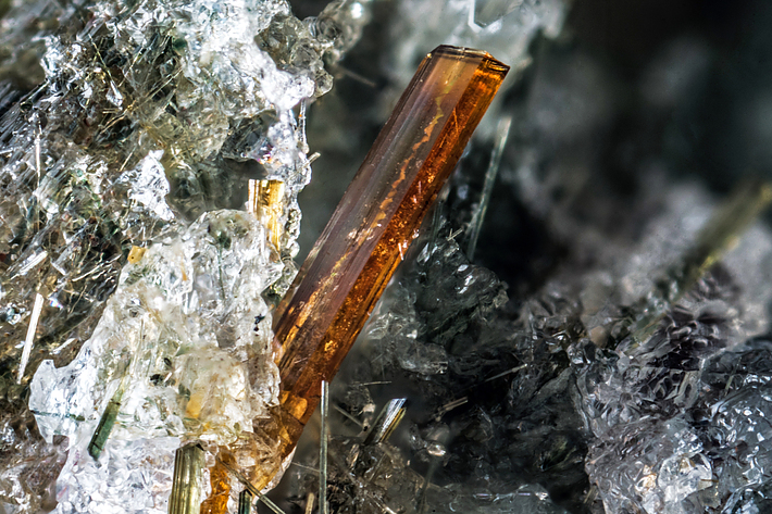 Lamprophyllite: Mineral information, data and localities.