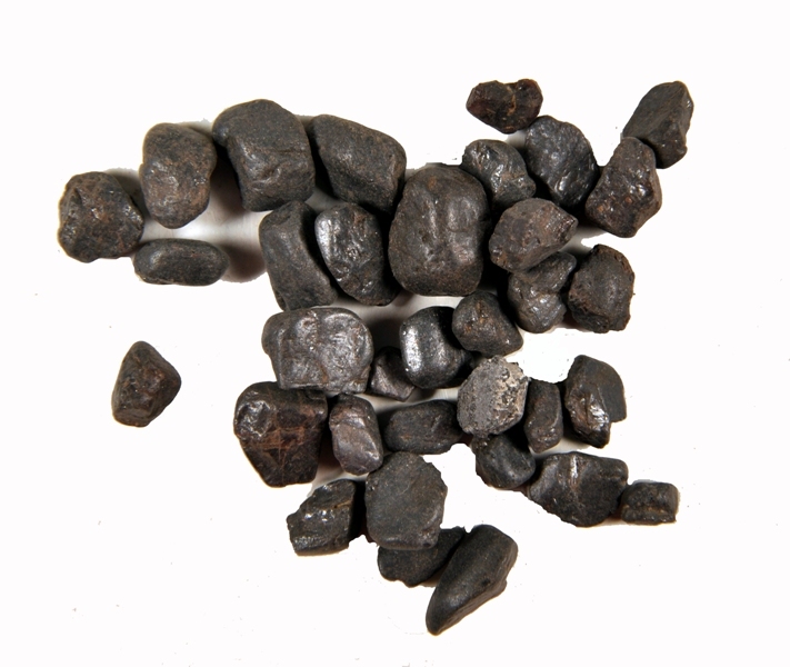 Nigrine: Mineral information, data and localities.