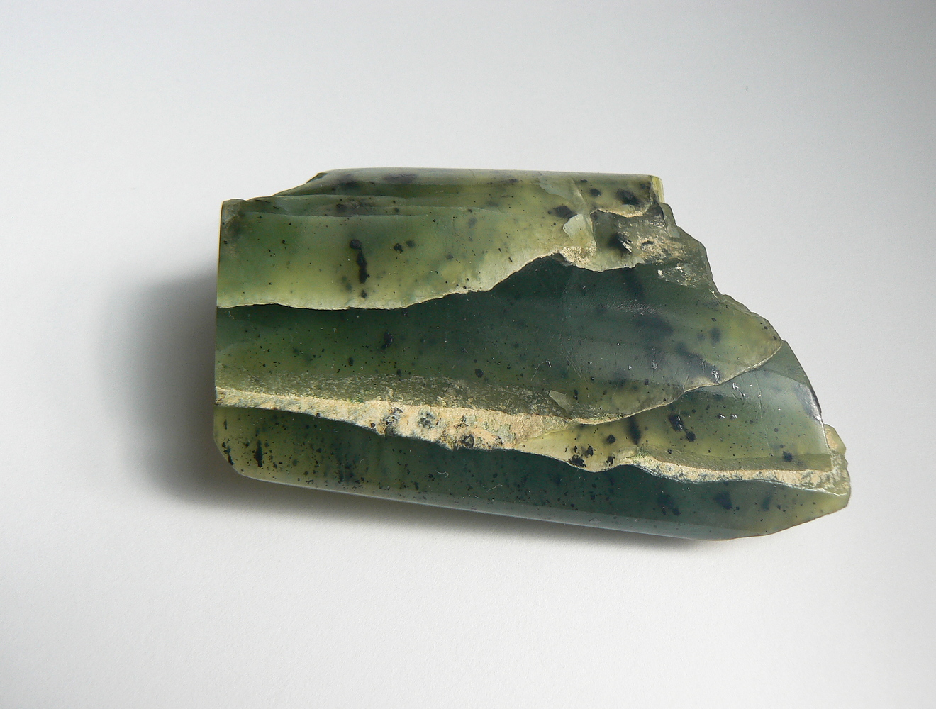 Bowenite: Mineral information, data and localities.