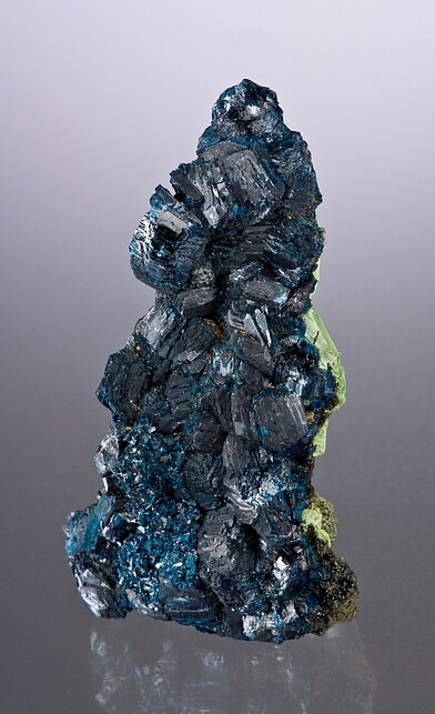 Clinoclase: Mineral information, data and localities.