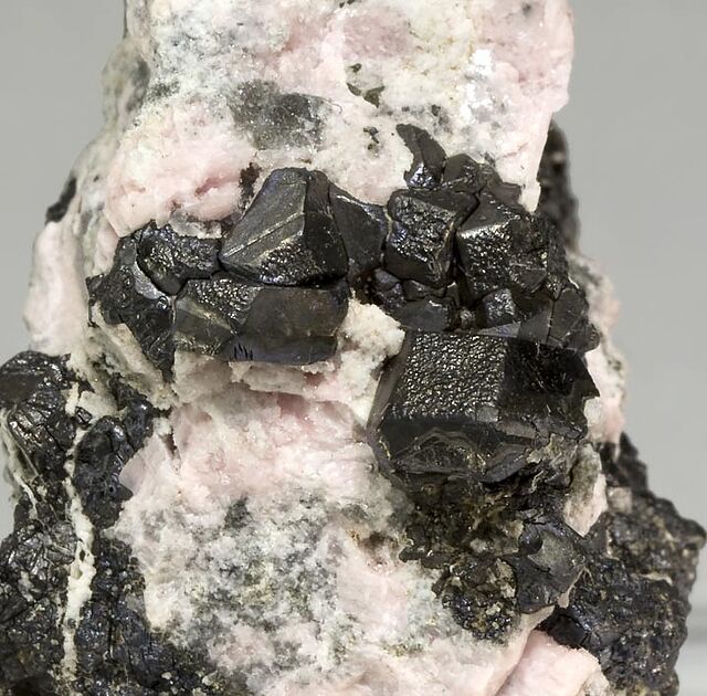 Alabandite, Rhodochrosite