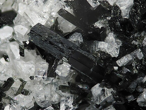 Aegirine-augite: Mineral information, data and localities.
