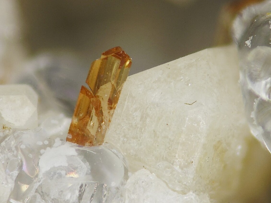 Thorite, Zircon