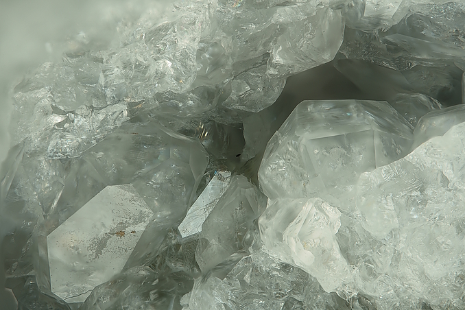 Wairakite: Mineral information, data and localities.