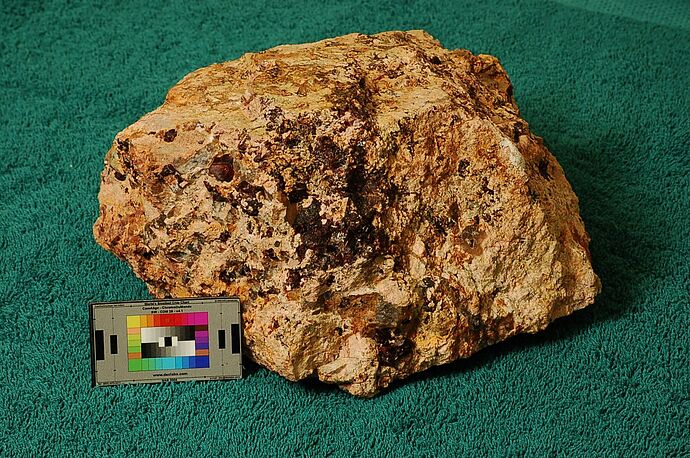 Chlorophane: Mineral information, data and localities.