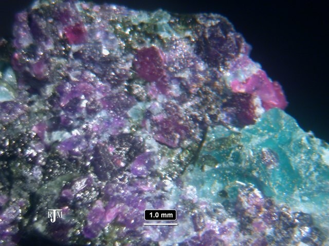 Goodletite: Mineral information, data and localities.