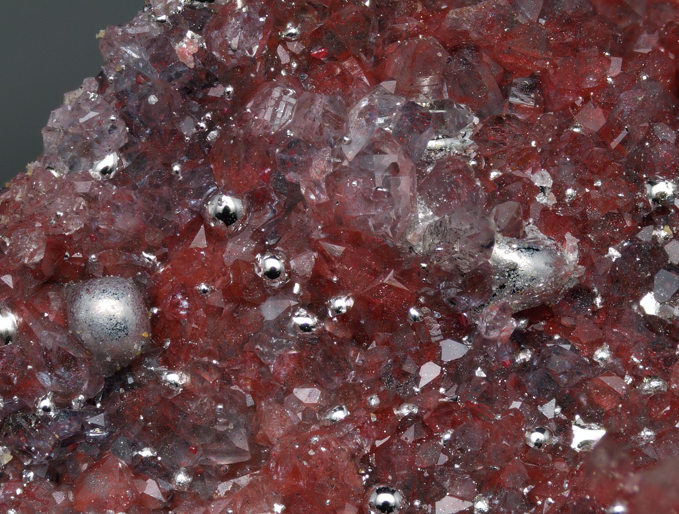 Native Mercury: Mineral information, data and localities.