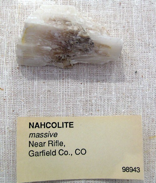 Nahcolite: Mineral information, data and localities.