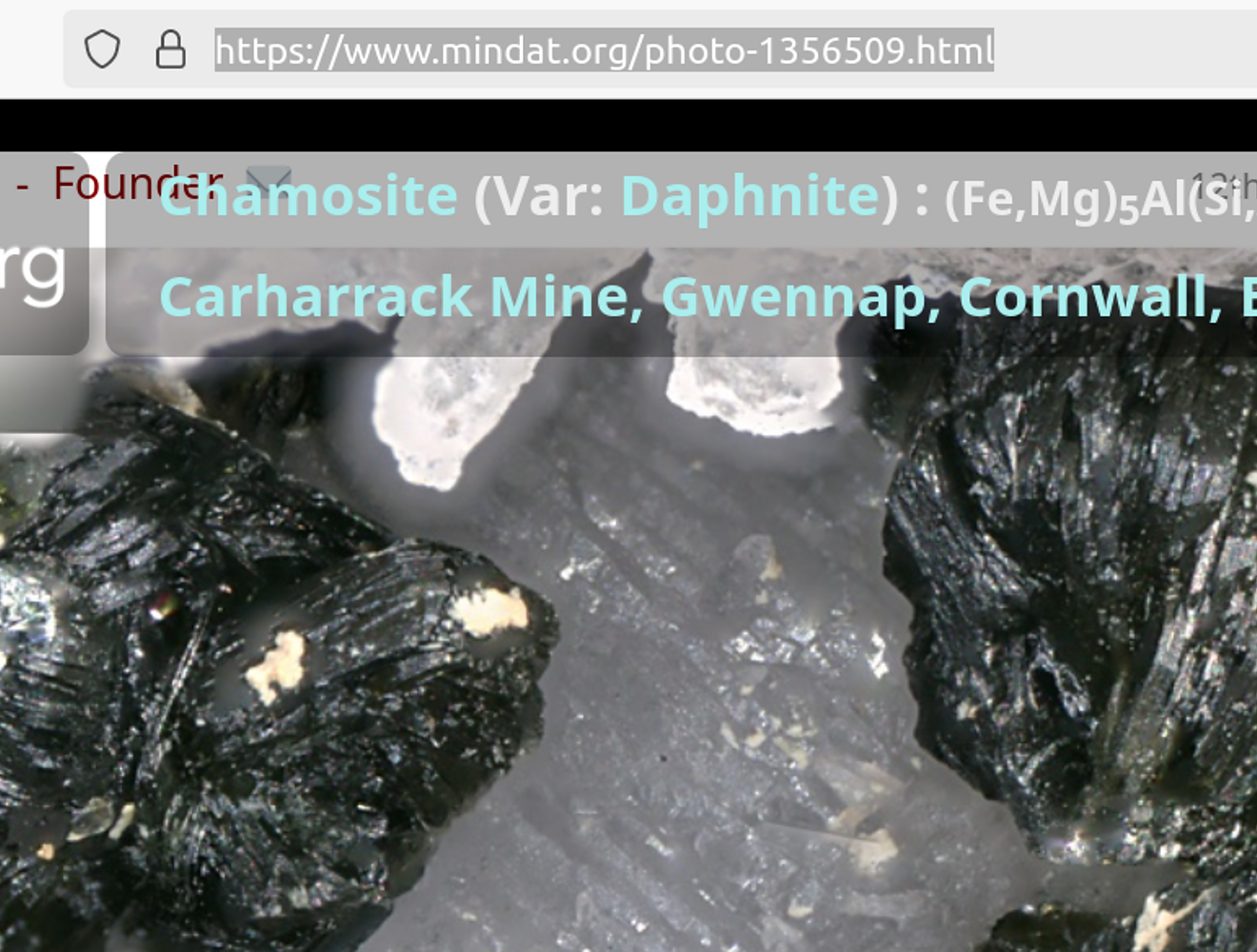 Improving Mindat.org : Comment visible behind photo