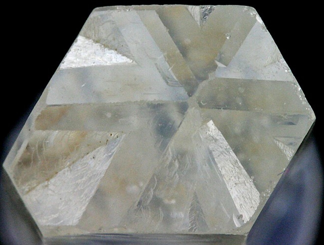 Phenakite: Mineral information, data and localities.