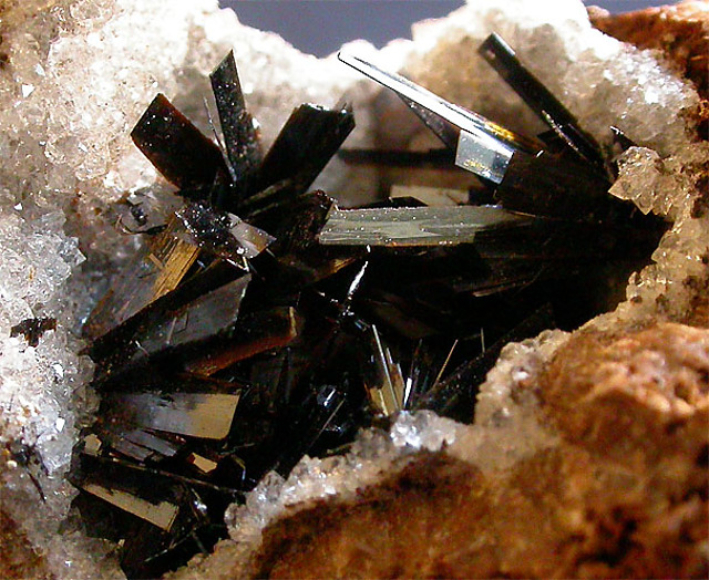 Goethite, Quartz