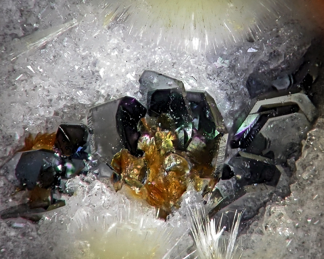 Iron oxide: Mineral information, data and localities.