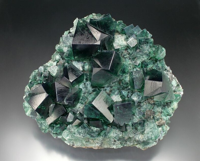 Fluorite: Mineral information, data and localities.