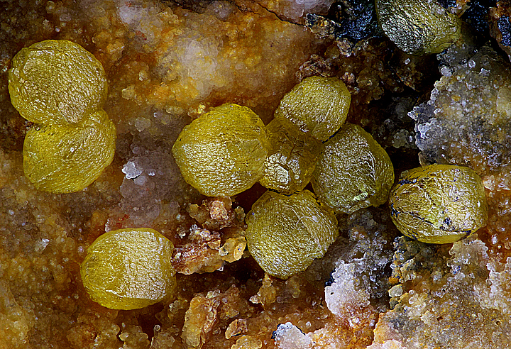 Cyrilovite: Mineral information, data and localities.