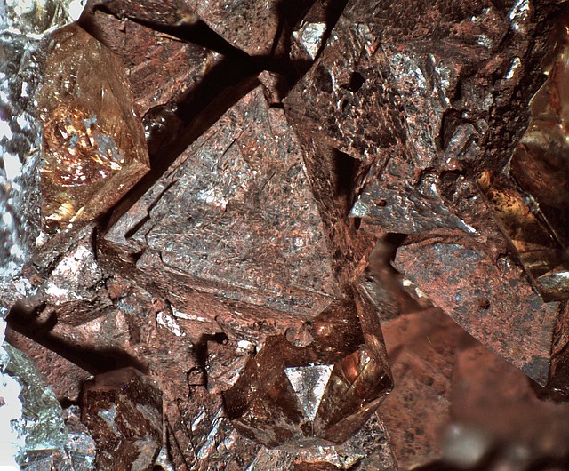 Hematite (Var: Martite), Fluorapatite