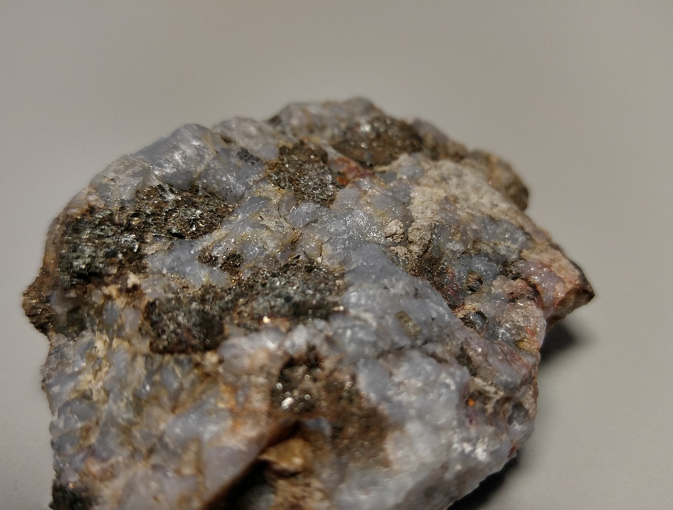 Identity Help : Thought it was Calcite in the sample...did not fizz!