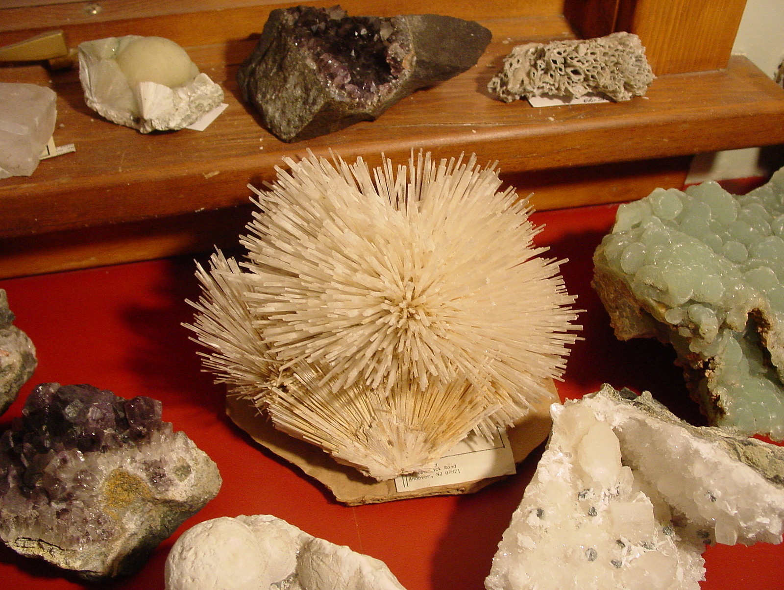 natrolite interstate 80 roadcut paterson passaic county new jersey usa ...