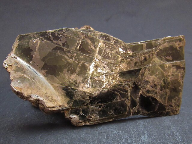 Muscovite (Var: Phengite)