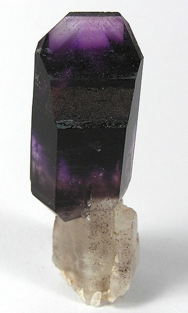 Quartz (Var: Amethyst), Quartz