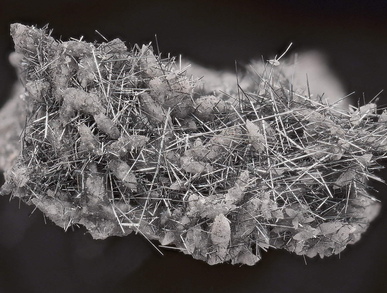 Jamesonite: Mineral information, data and localities.